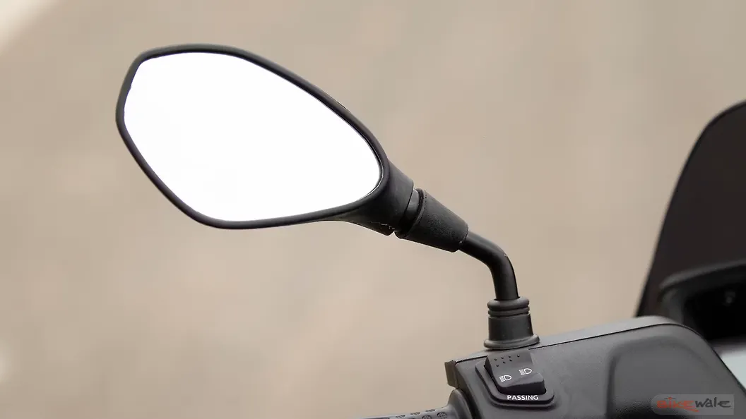 Aprilia SXR 125 Rear View Mirror Image – BikeWale