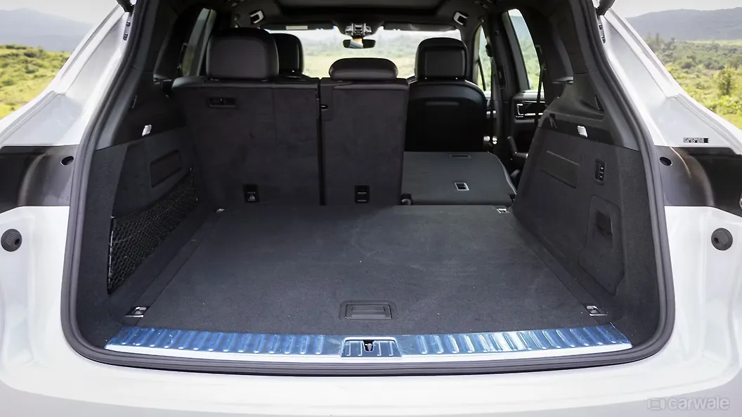 Cayenne Open Boot/Trunk Image, Cayenne Photos in India - CarWale