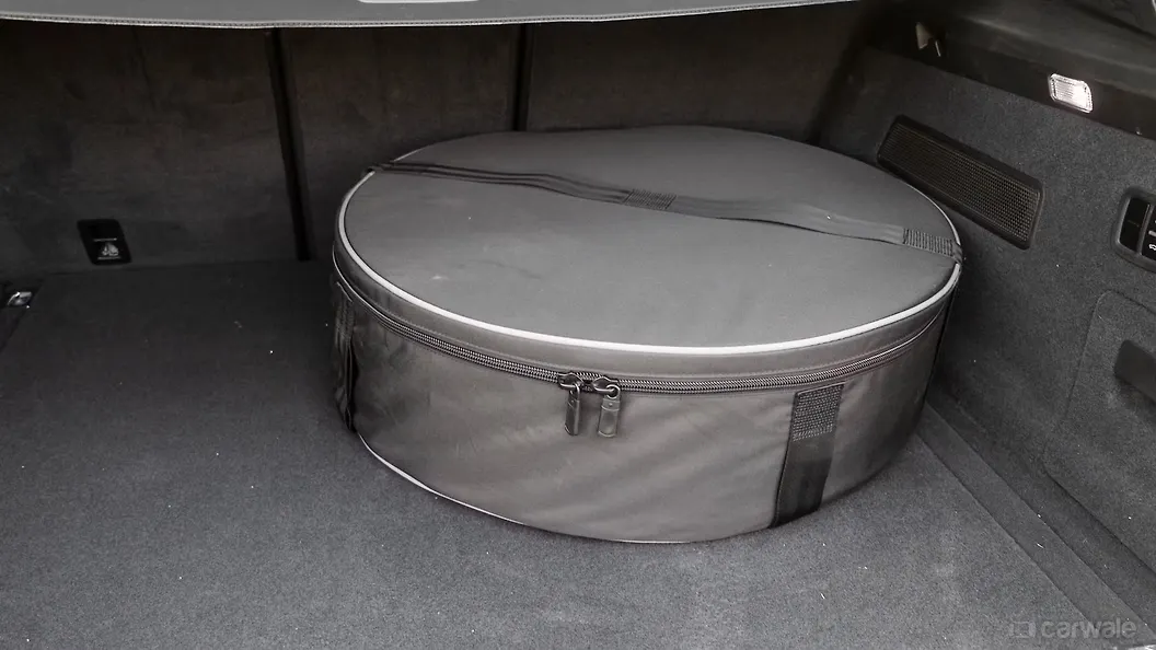 Cayenne Open Boot/Trunk Image, Cayenne Photos in India - CarWale