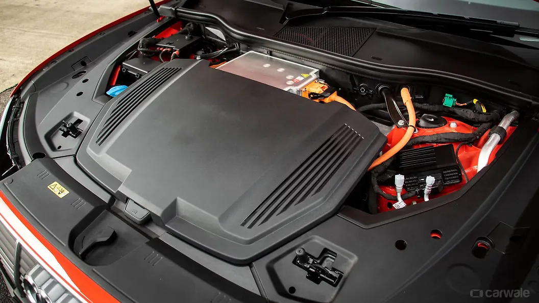 e-tron Engine Shot Image, e-tron Photos in India - CarWale