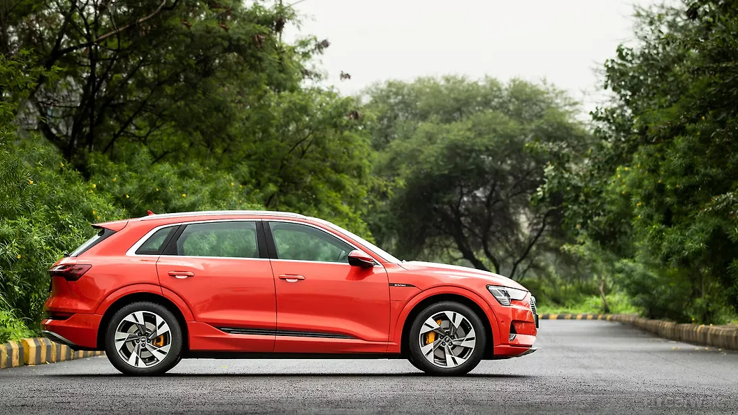 e-tron Right Side View Image, e-tron Photos in India - CarWale