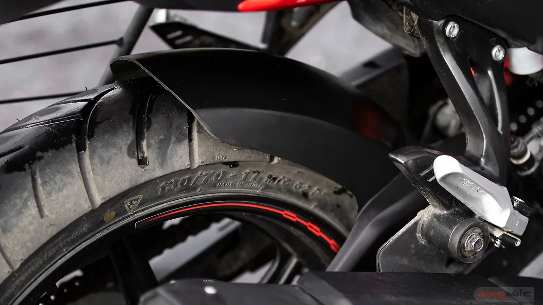 TVS Apache RTR 160 4V Drive Chain and Sprocket Image – BikeWale