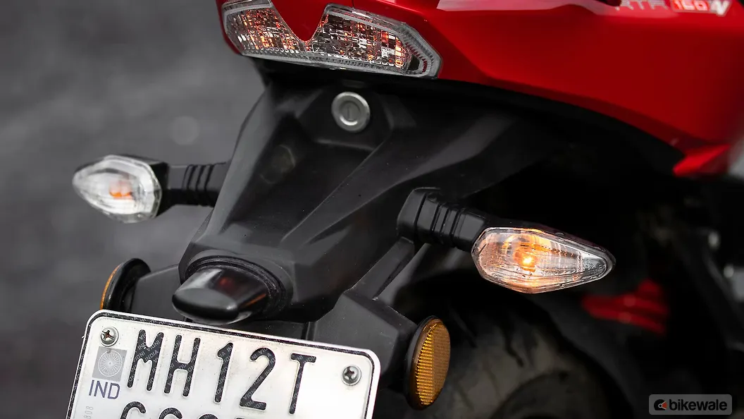 TVS Apache RTR 160 4V Rear Fender Image – BikeWale