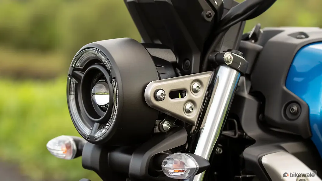 Yamaha FZ X Head Light Image – BikeWale