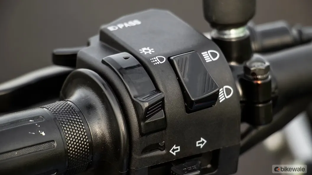 Yamaha FZ X Horn Button Image – BikeWale