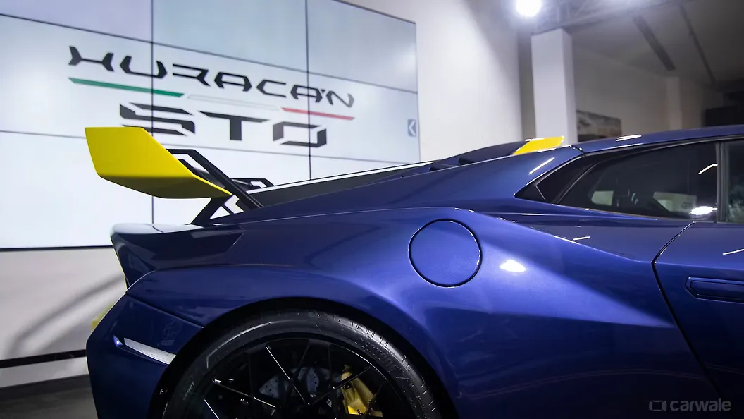 Huracan STO Rear Signal/Blinker Light Image, Huracan STO Photos in ...