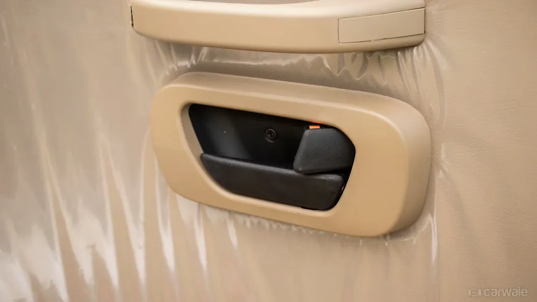 Bolero Neo Rear Door Pad Handle Image, Bolero Neo Photos in India - CarWale