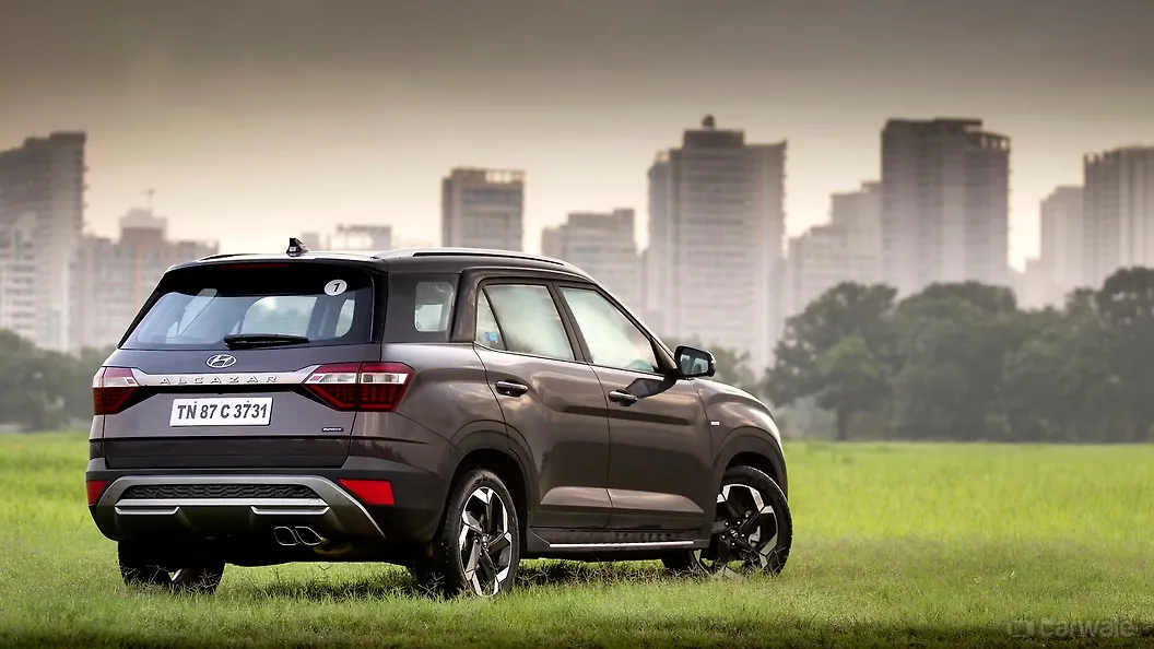 Alcazar Right Rear Three Quarter Image, Alcazar Photos in India - CarWale