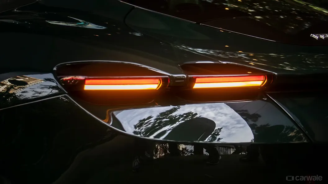 Roma Rear Signal/Blinker Light Image, Roma Photos in India - CarWale