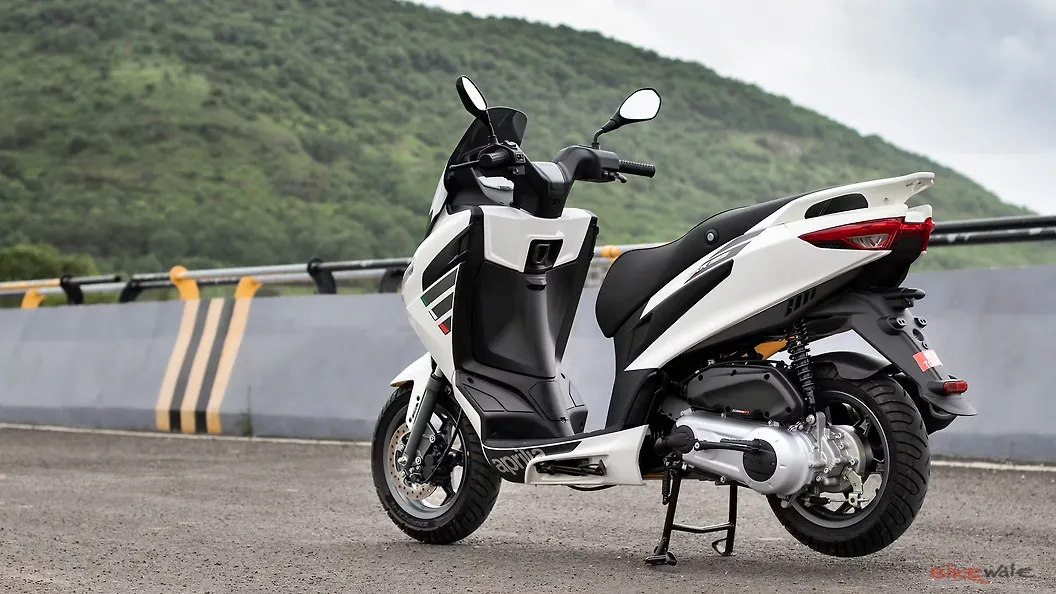Aprilia SXR 125 Right Side View Image – BikeWale
