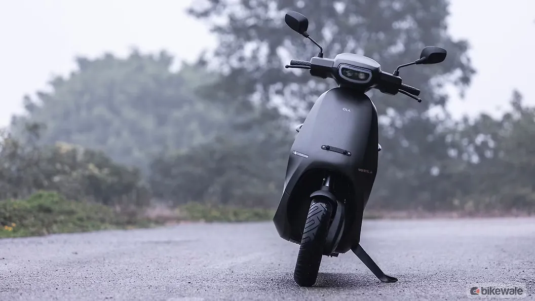 OLA Old Generation S1 2021 Left Front Three Quarter Image – BikeWale