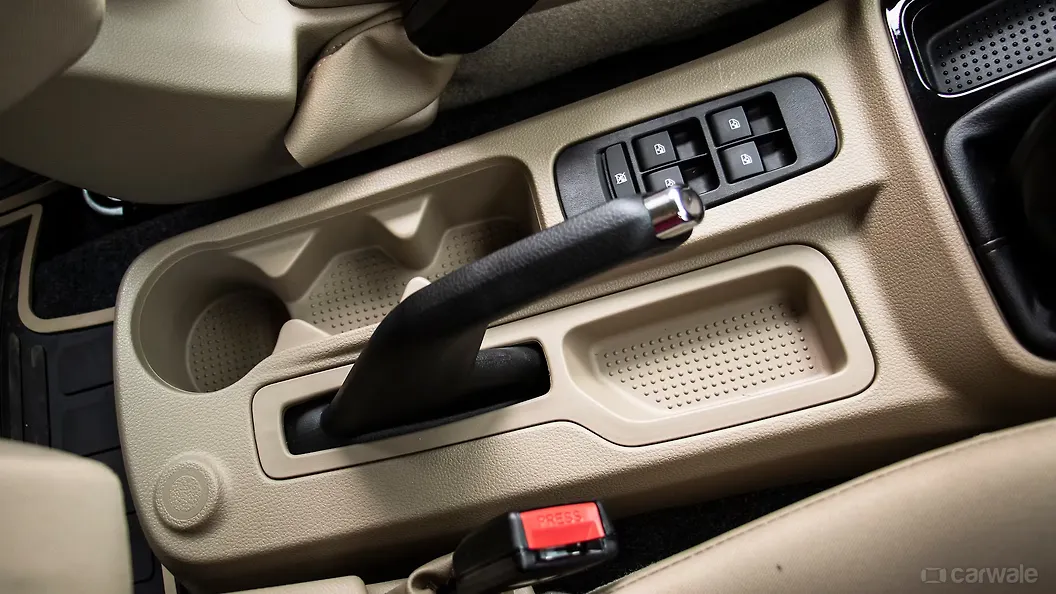 Bolero Neo Front Door Handle Image, Bolero Neo Photos in India - CarWale