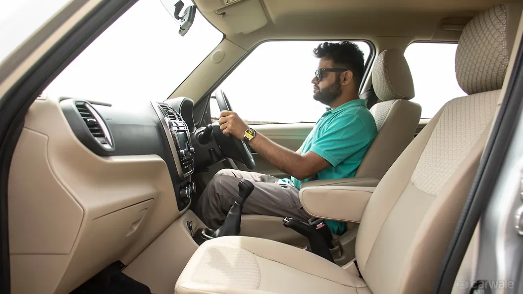 Bolero Neo Instrument Cluster Image, Bolero Neo Photos in India - CarWale