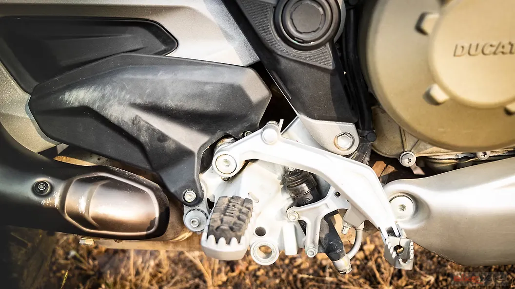 Ducati Multistrada V4 Gear Shift Lever Image – BikeWale
