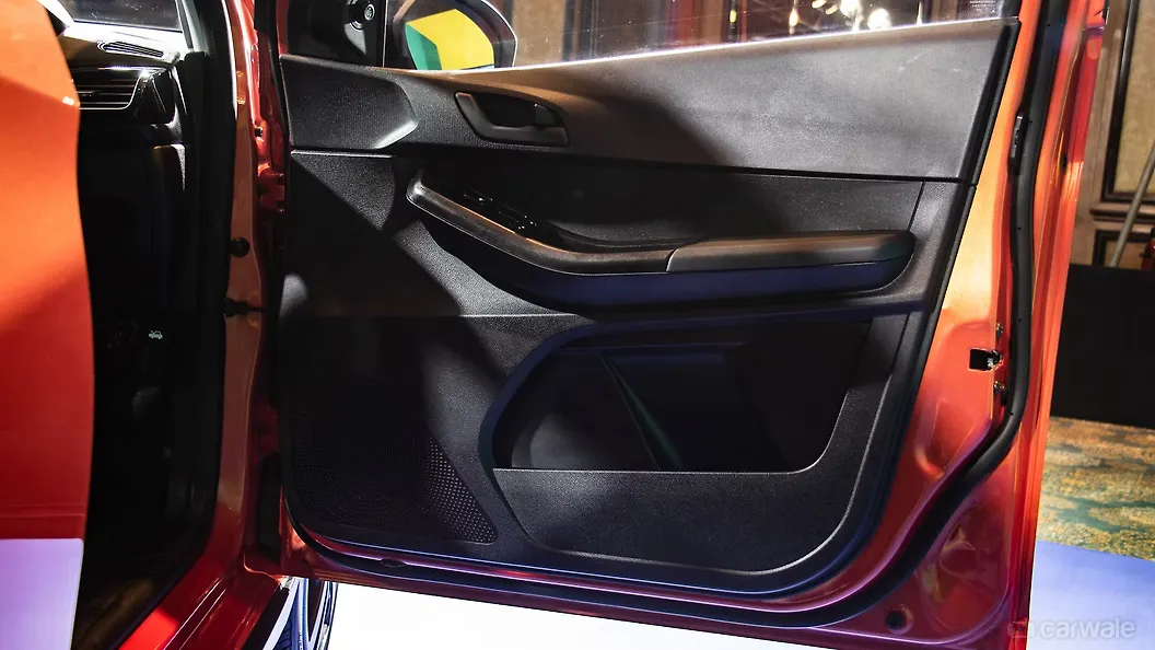 Tiago NRG Front Door Handle Image, Tiago NRG Photos in India - CarWale