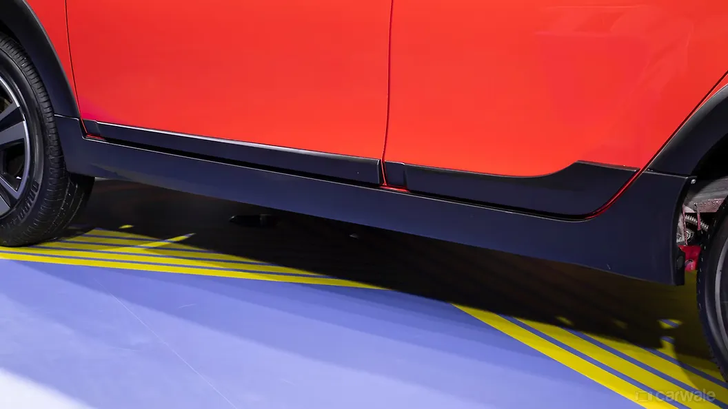 Tiago NRG Side Cladding Image, Tiago NRG Photos in India - CarWale