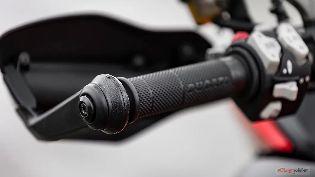 Ducati Multistrada 950 Tank/Ram Air Duct Image – BikeWale