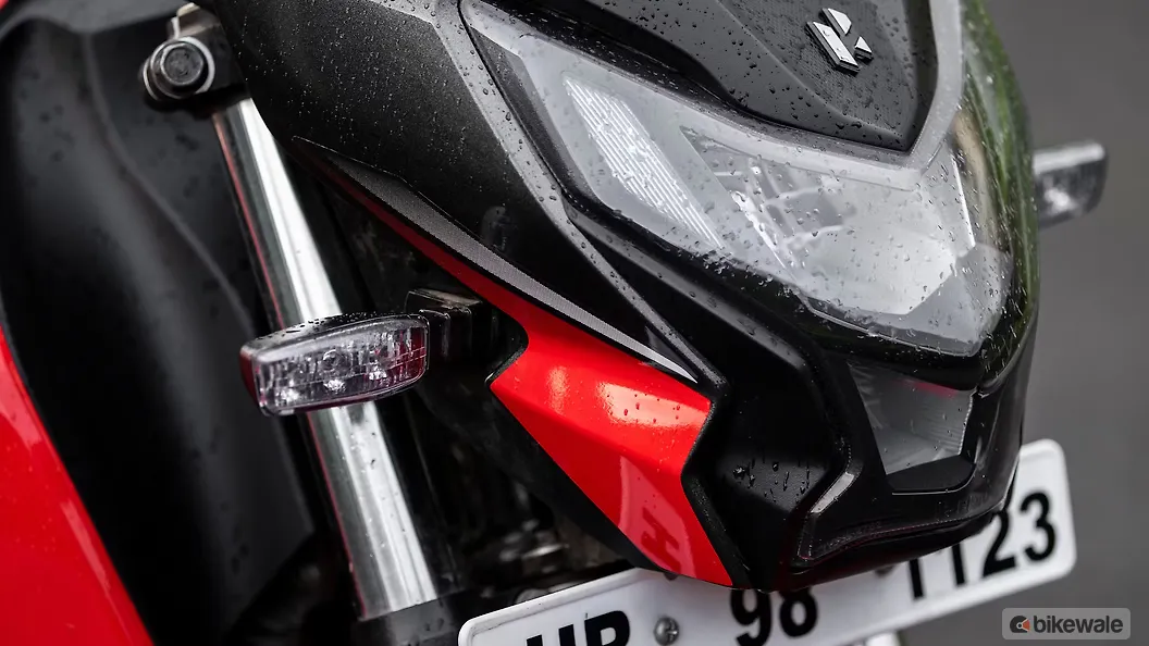 TVS Apache RTR 160 4V Front Turn Indicators Image – BikeWale