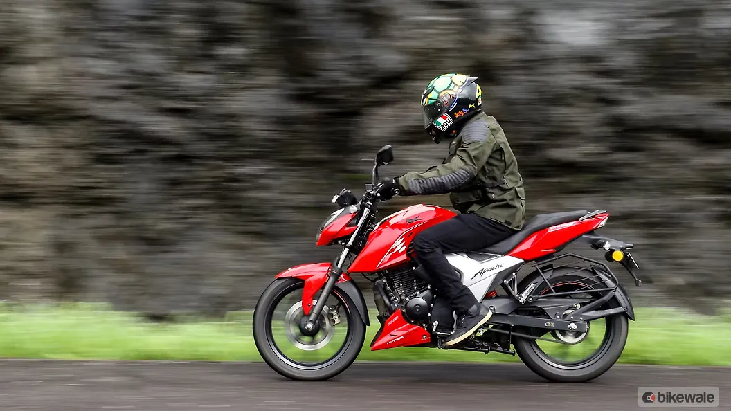 TVS Apache RTR 160 4V Left Front Three Quarter Image – BikeWale