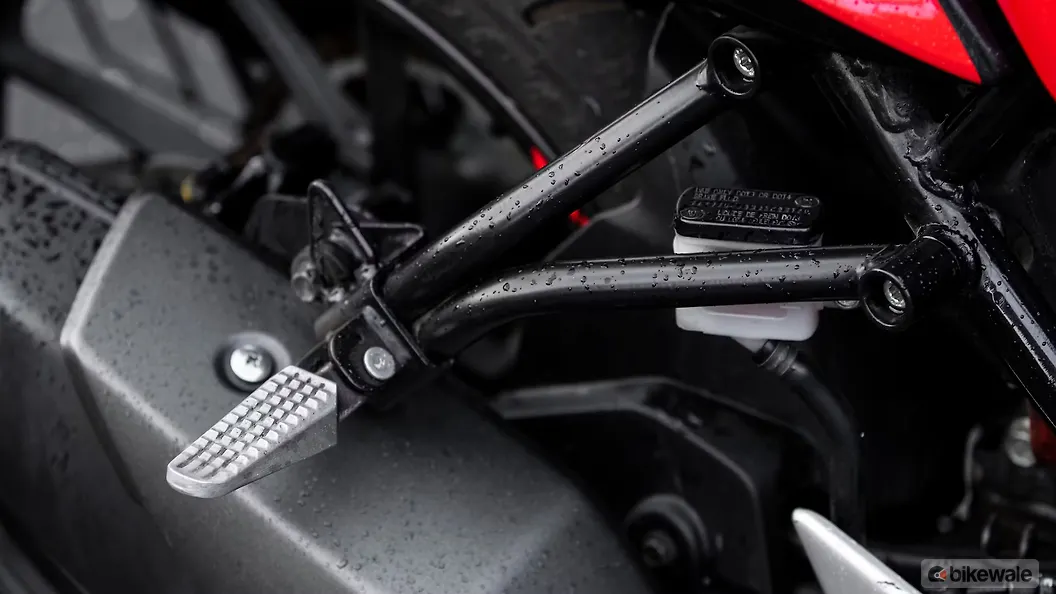 TVS Apache RTR 160 4V Rear Brake Lever Assembly Image – BikeWale