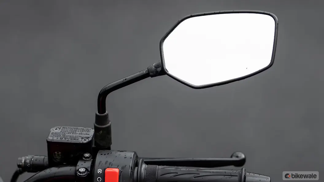 TVS Apache RTR 160 4V Front Turn Indicators Image – BikeWale