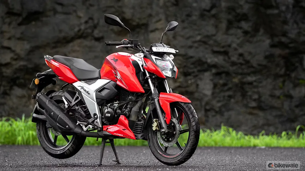 TVS Apache RTR 160 4V Right Front Three Quarter Image – BikeWale