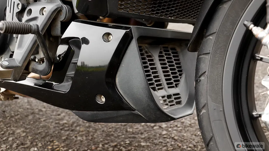 Benelli 502C Engine Crash Guard Image – BikeWale