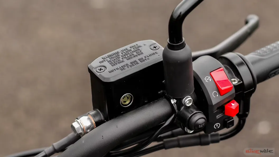 Benelli 502C Fuel Tank Image – BikeWale