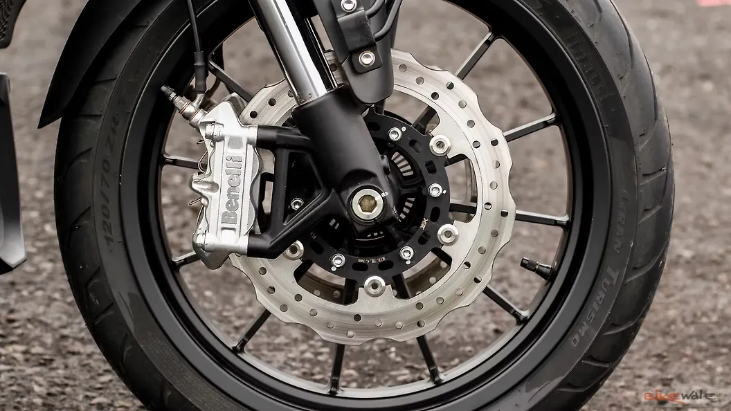 Benelli 502C Front Wheel Image – BikeWale