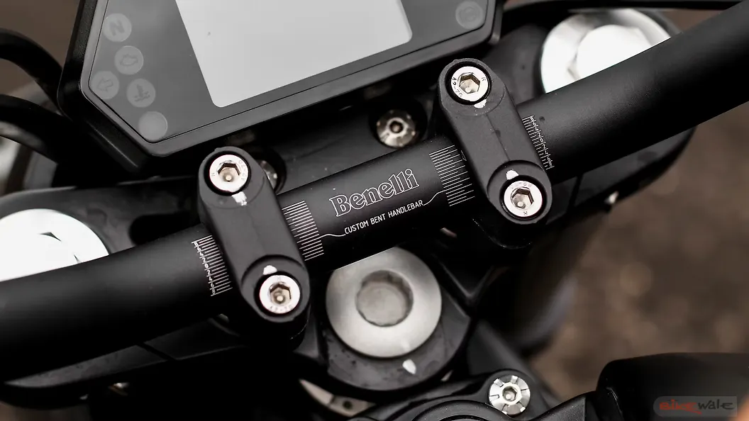 Benelli 502C Fuel Tank Image – BikeWale