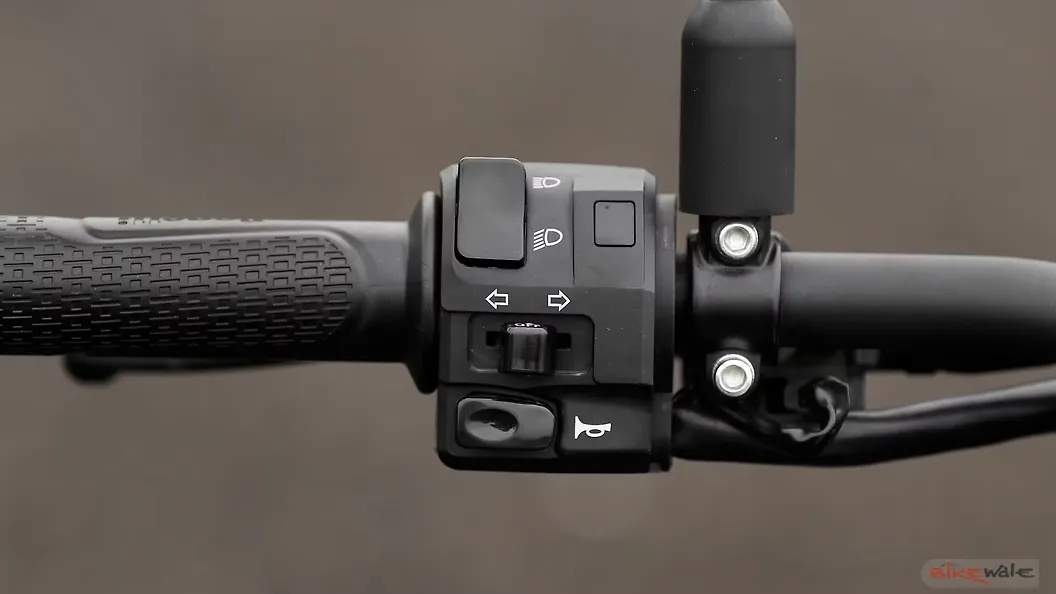 Benelli 502C Emergency Off Switch/Kill Switch Image – BikeWale