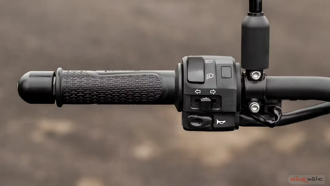 Benelli 502C Steering Lock Image – BikeWale