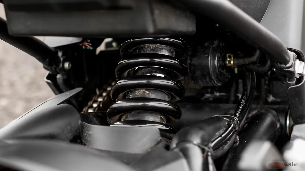 Benelli 502C Engine From Right Image – BikeWale