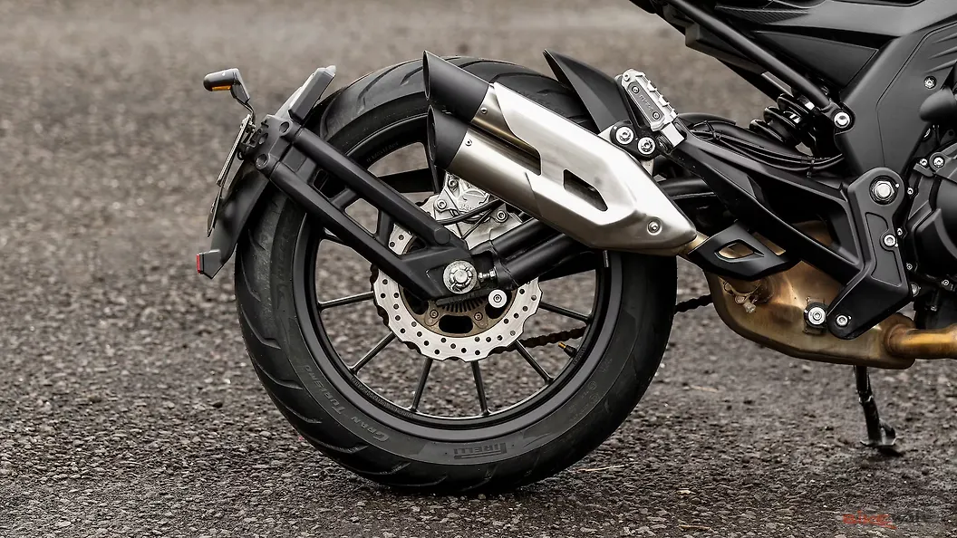 Benelli 502C Engine From Right Image – BikeWale