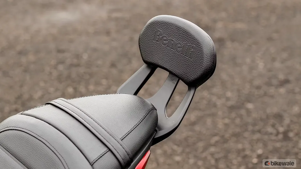 Benelli 502C Split Seat Image – BikeWale