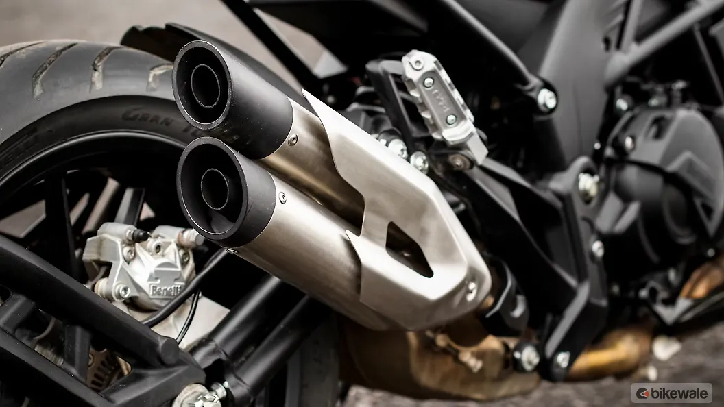 Benelli 502C Silencer/Muffler Image – BikeWale