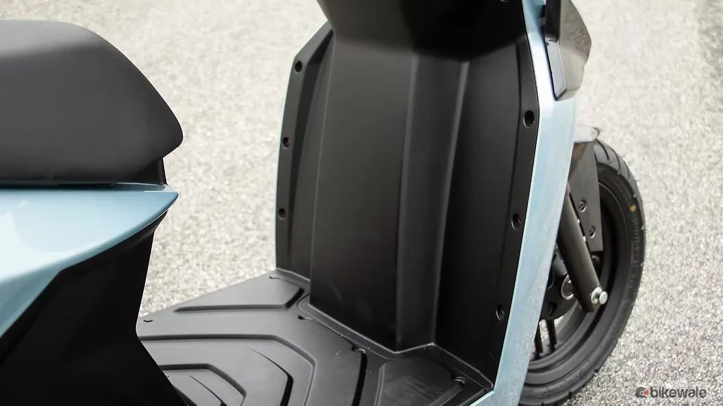 Simple Energy One Front Panel Decal Image – BikeWale