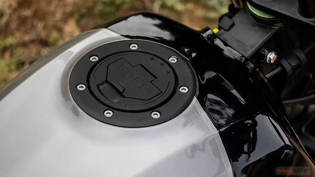 Royal Enfield Scram 411 Branding/Fuel Tank Decal Image – BikeWale