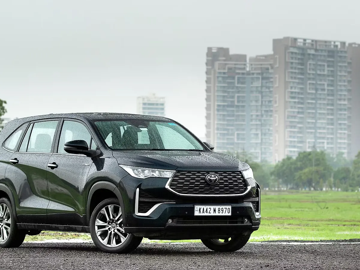 Innova Modified Gujarat To Mumbai Innova Modified With Lexus Kit
