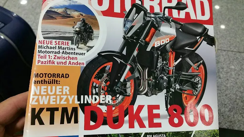 KTM Duke 800 spied testing for the first time - BikeWale