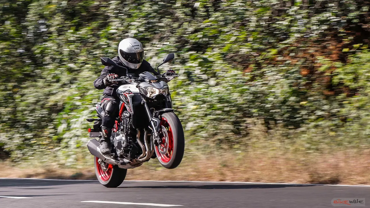 2019 Kawasaki Z900 First Ride Review - BikeWale