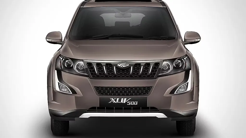 Mahindra XUV500 [2015-2018] Photo, Front view Image - CarWale