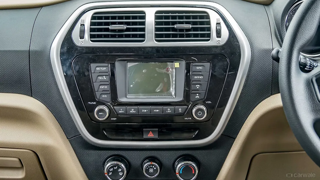 Mahindra TUV300 Photo, Interior Image - CarWale