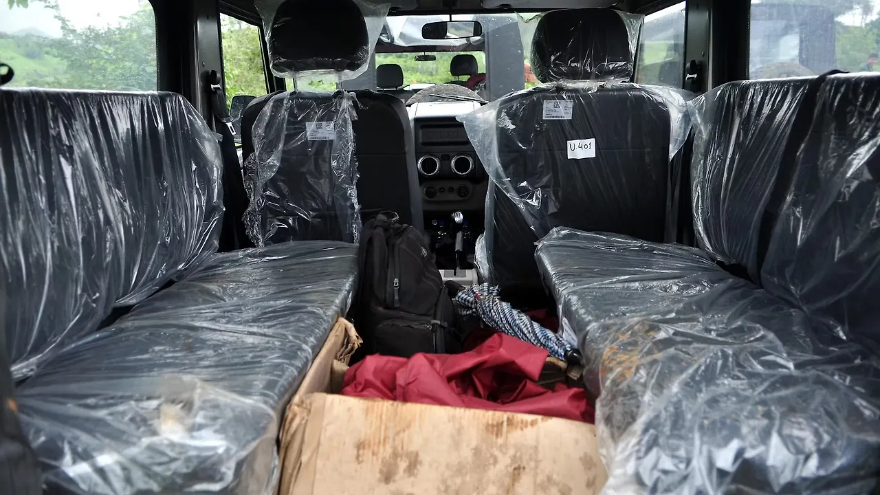 Mahindra Thar Photo, Rear Seat Space Image - CarWale