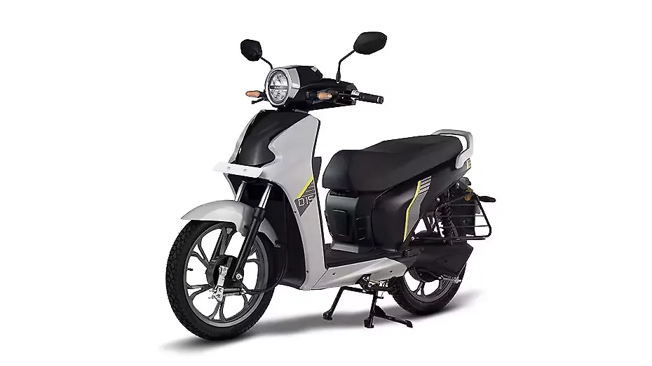 BGauss D15 Pearl White Colour, All D15 Colour Images - BikeWale
