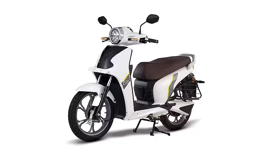 BGauss D15 Colours in India, 5 D15 Colour Images - BikeWale