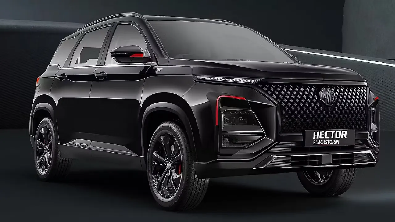 Hector Sharp Pro Blackstorm 1.5 Turbo CVT on road Price | MG Hector ...