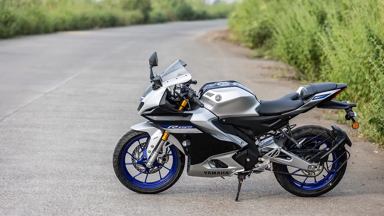 Yamaha R15 V4 Gear Shift Indicator Image - BikeWale