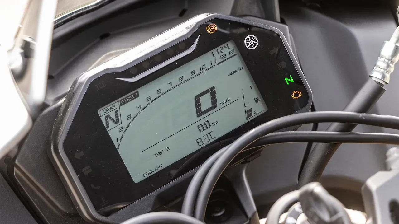 Yamaha R15 V4 Gear Shift Indicator Image - BikeWale