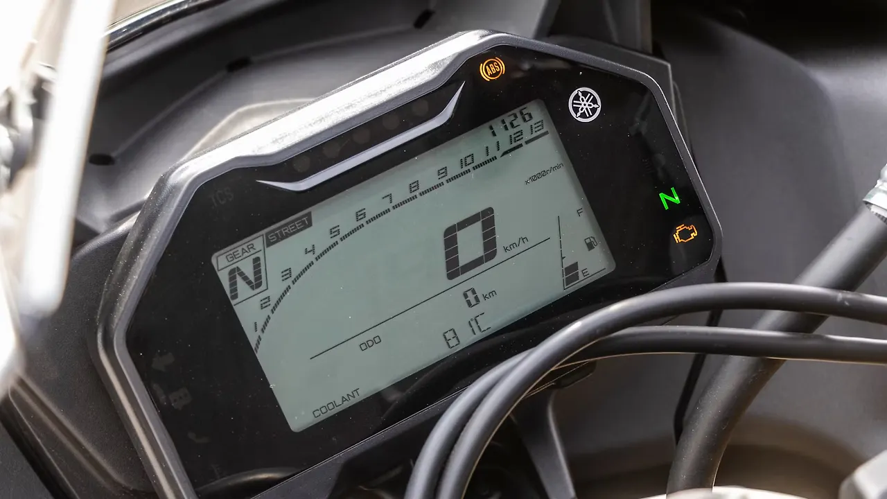 Yamaha R15 V4 Front View Image - BikeWale